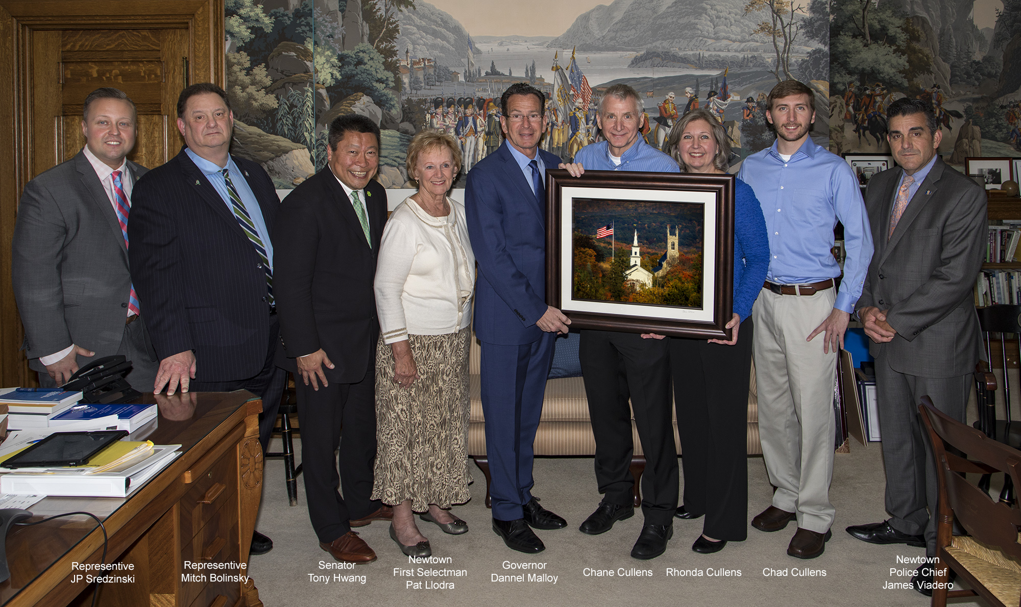 Flagpole Members Present Photo of Newtown to Gov. Malloy – Flagpole ...
